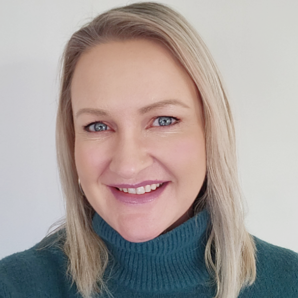 Anna headshot 2 | LELAN